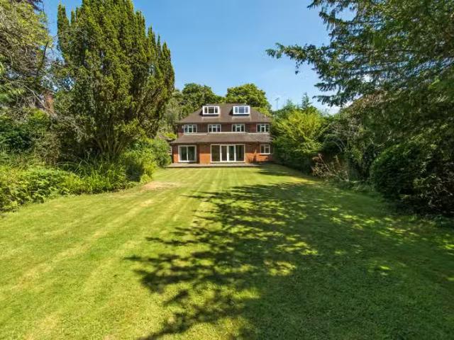 6 bedroom property to let in Traps Lane, Coombe, KT3 £6,500.