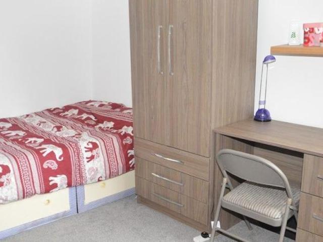 6 bedroom property to let in 107 HEELEY ROAD £630 pw