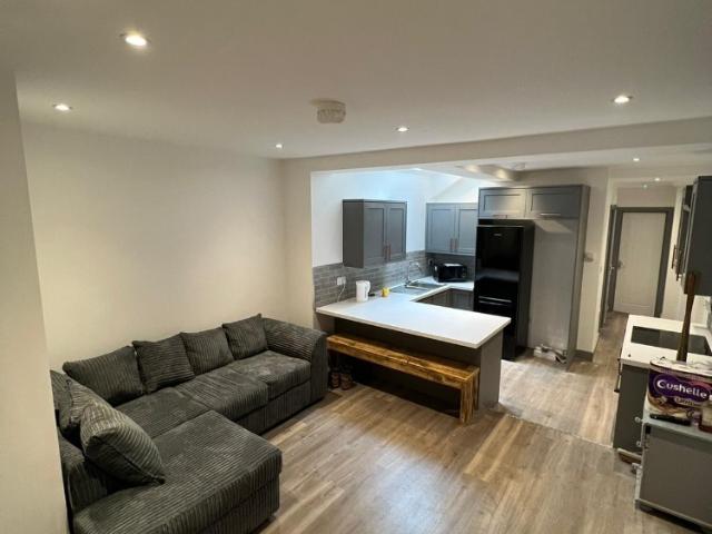 6 bedroom property to let in 121 Dawlish Road All Bills Included £930 pw