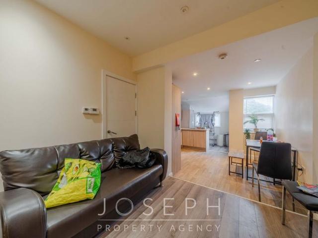 6 bedroom property to rent