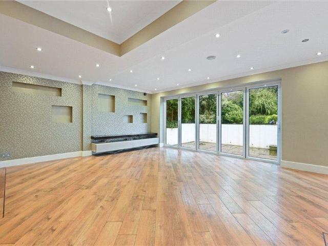 6 bedroom property to rent