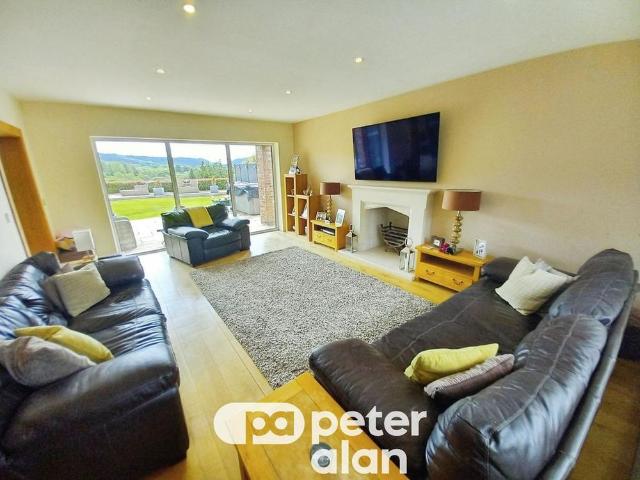 6 bedroom property to rent