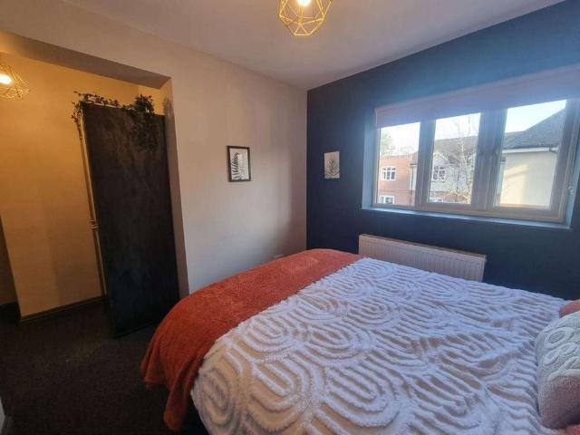 6 bedroom property to rent