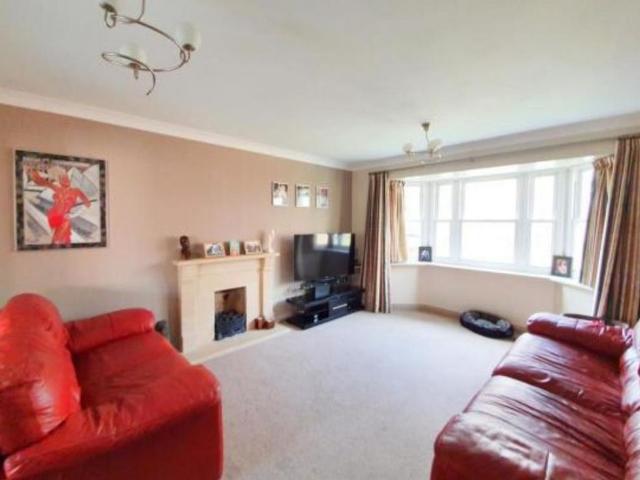 6 bedroom property to rent