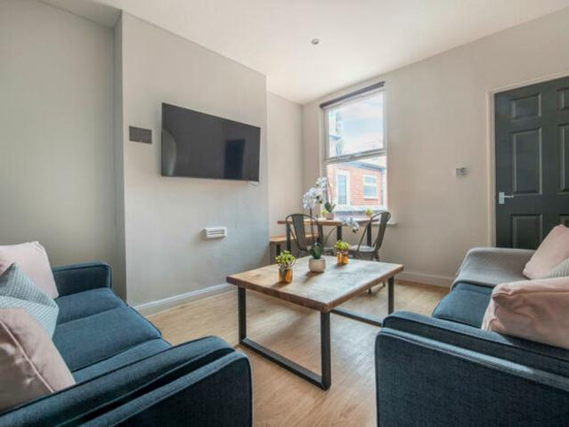 6 Bedroom Property To Rent In Bute Avenue, Nottingham, NG7