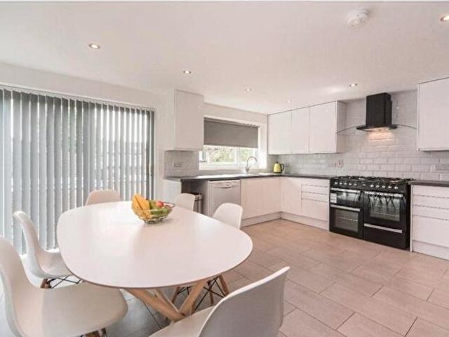 6 Bedroom Property To Rent In Harlaxton Drive, NG7