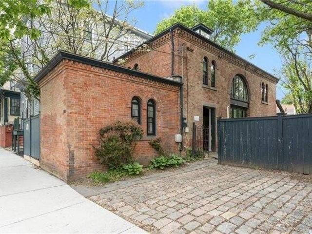 6 bedroom, Providence RI 02906 102476141