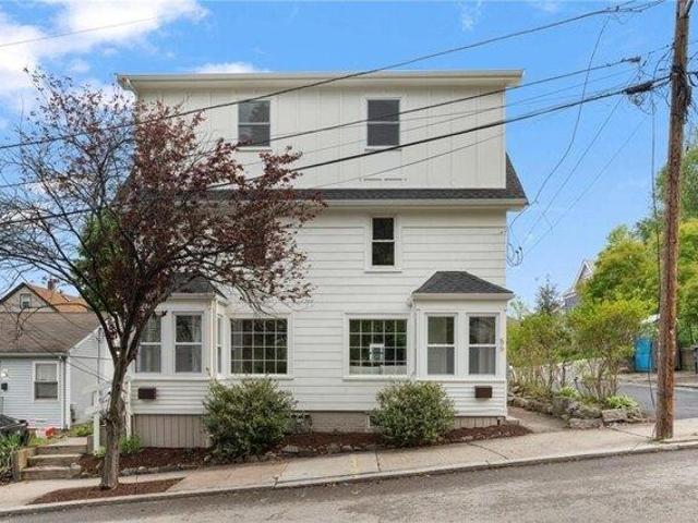 6 bedroom, Providence RI 02906 104835678