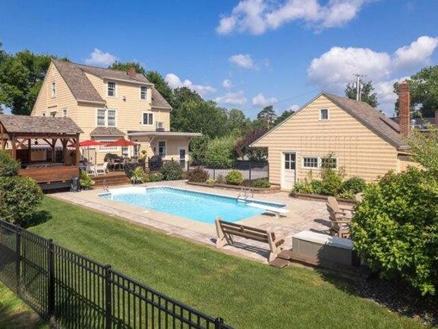 6 bedroom, Rutland VT 05701 104835116