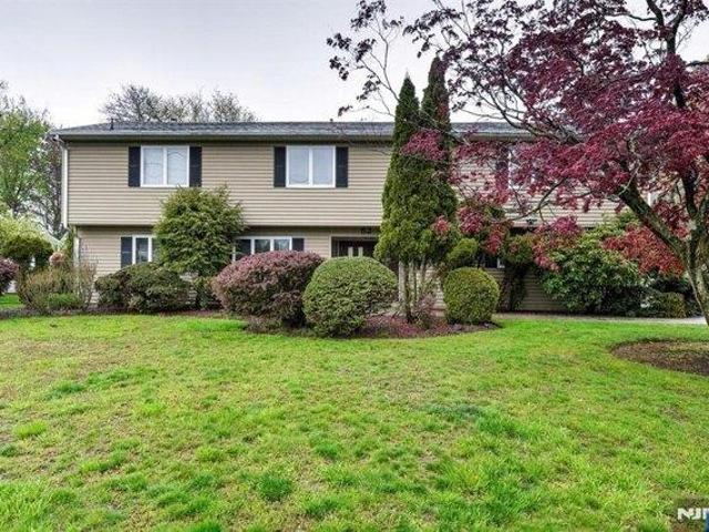6 bedroom, Wayne NJ 07470 104445949
