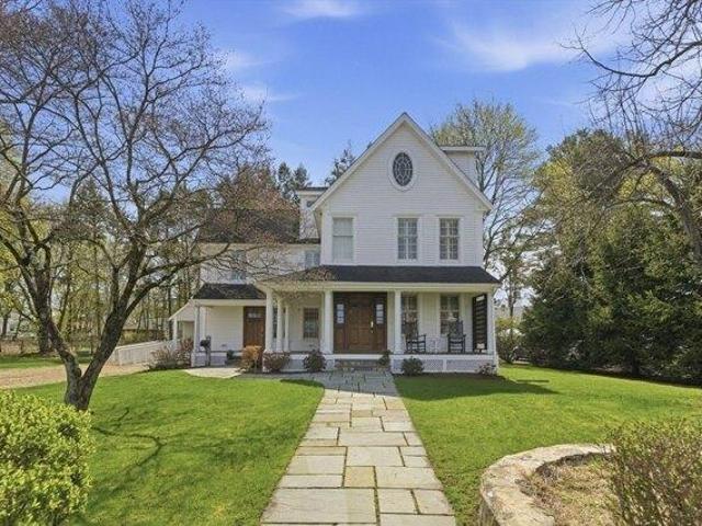 6 bedroom, Walpole MA 02081 LS103073019