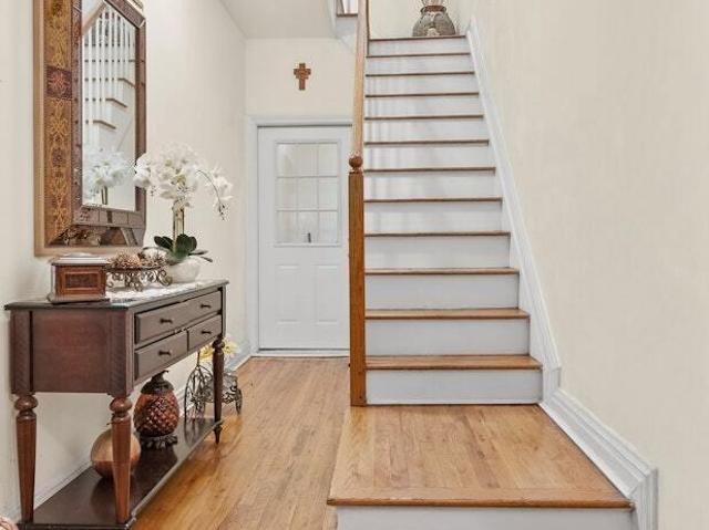 6 bedroom, Washington Heights NY 102244438