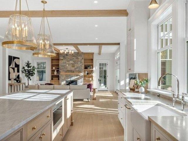 6 bedroom, Wellesley MA 02482 105124010