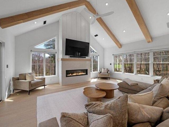 6 bedroom, Wenham MA 01984 104759526