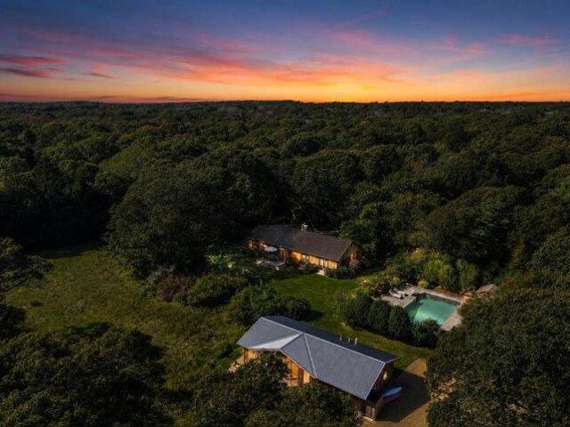 6 bedroom, West Tisbury MA 02575 LS103070922