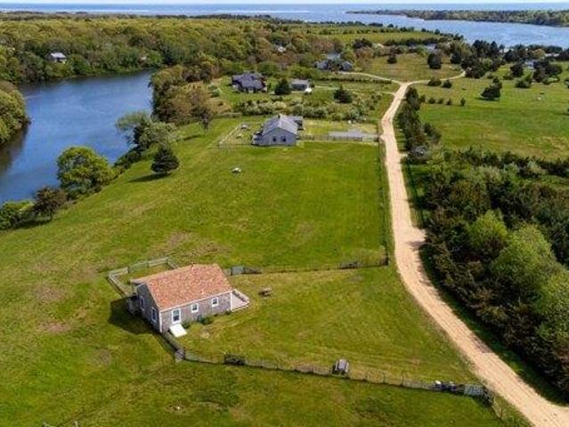 6 bedroom, West Tisbury MA 02575 103662489