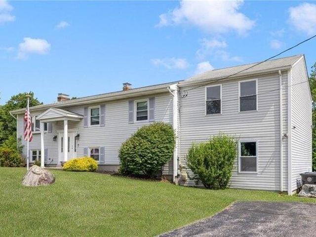 6 bedroom, West Warwick RI 02893 105080037