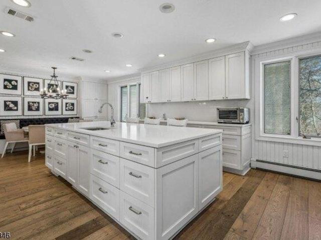 6 bedroom, West Orange NJ 07052 104788252