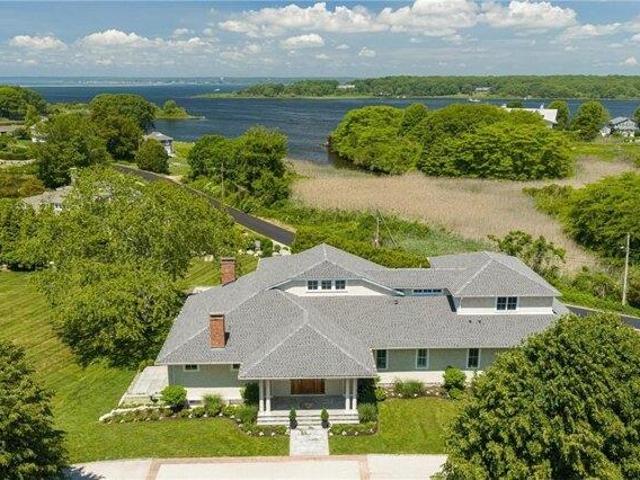 6 bedroom, Westerly RI 02891 105116382
