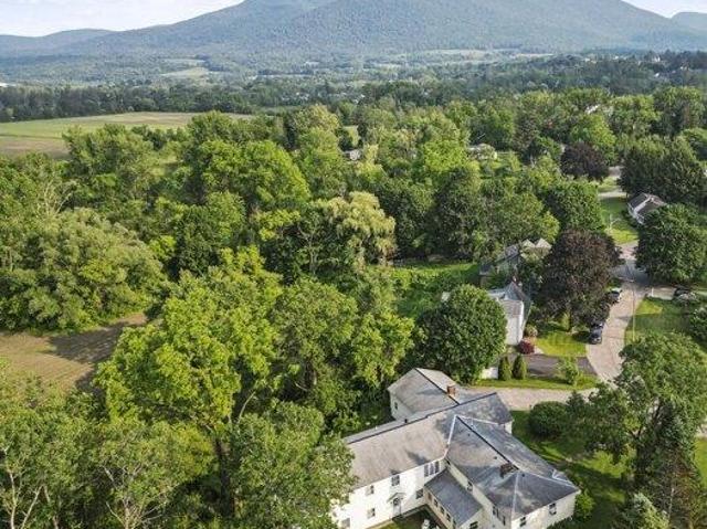 6 bedroom, Williamstown MA 01267 LS102670906