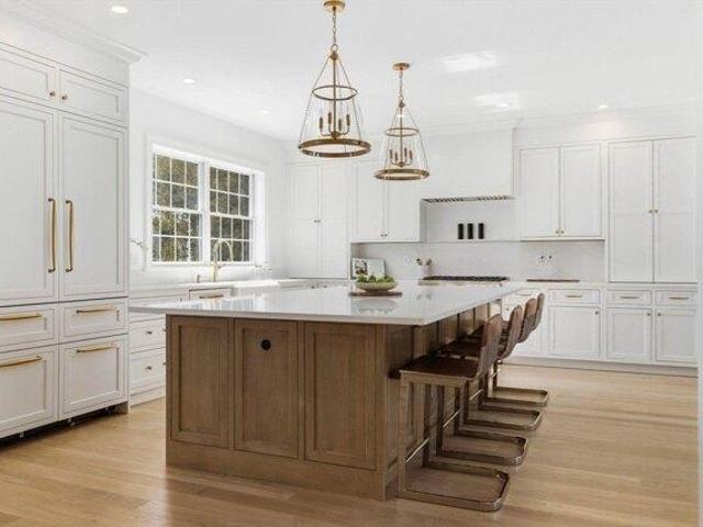 6 bedroom, Winchester MA 01890 102445405
