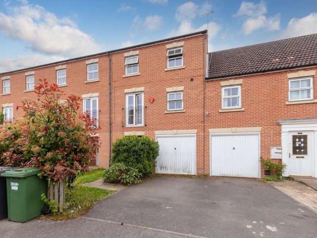 6 Bedroom Town House