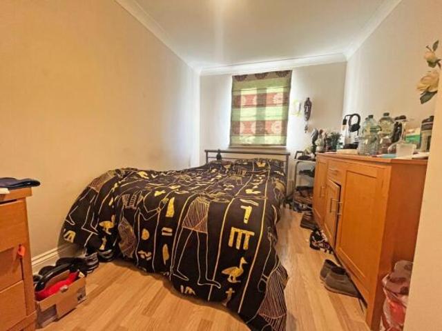 6 bedroom town house for sale in Boleyn Avenue, Peterborough, PE2