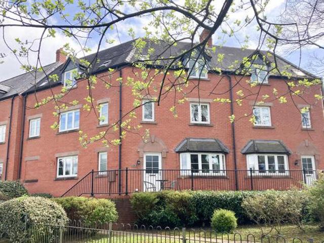 6 Bedroom Town House For Sale In Hall Yard