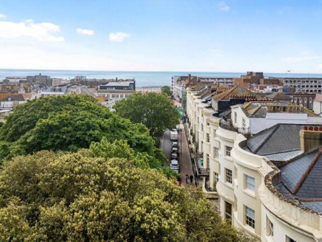 6 bedroom town house for sale in Liverpool Terrace, Worthing, BN11