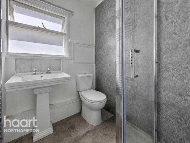 6 bedroom town house for sale in Semilong Road, Northampton, NN2