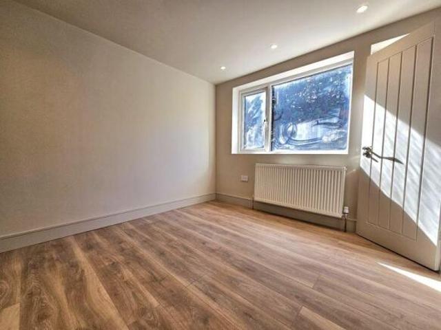 6 bedroom town house for rent in Old Farm Road, West Drayton, UB7