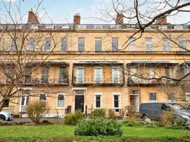 6 bedroom town house for rent in Suffolk Square Cheltenham GL50