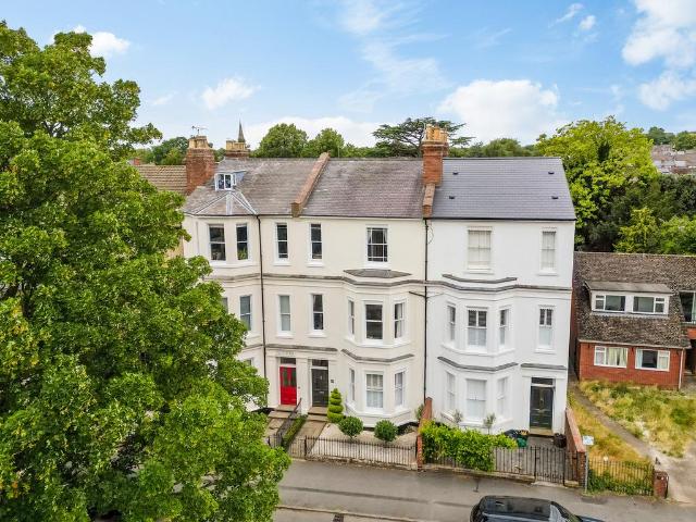 6 bedroom townhouse for sale