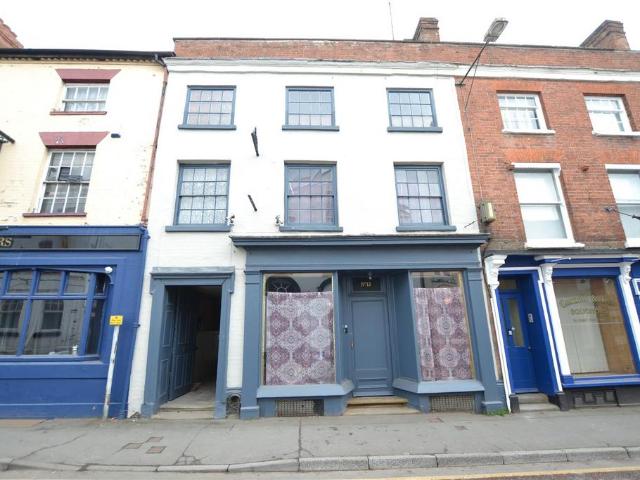 6 bedroom townhouse for sale
