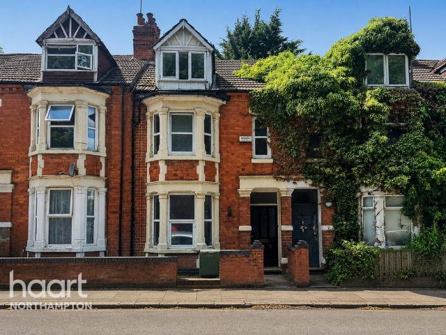 6 bedroom townhouse for sale