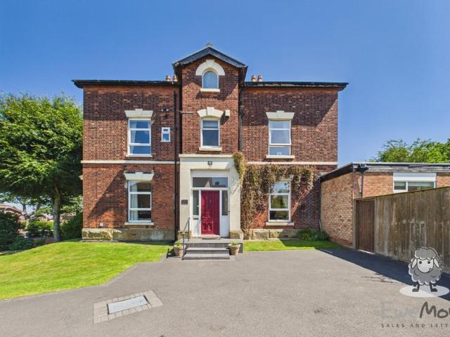 6 bedroom townhouse for sale