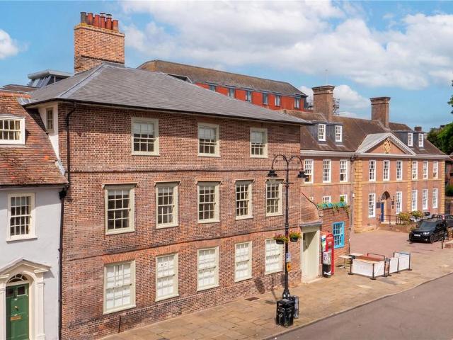 6 bedroom townhouse for sale
