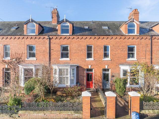6 bedroom townhouse for sale
