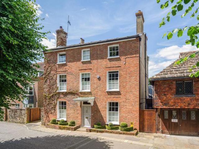 6 bedroom townhouse for sale