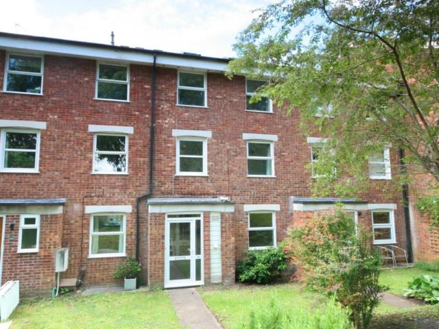 6 bedroom townhouse for sale