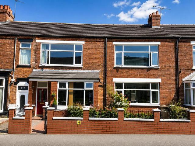 6 bedroom townhouse for sale
