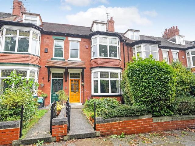 6 bedroom townhouse for sale