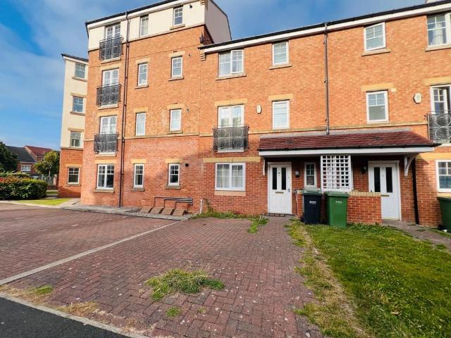 6 bedroom townhouse for sale