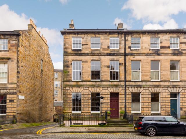 6 bedroom townhouse for sale