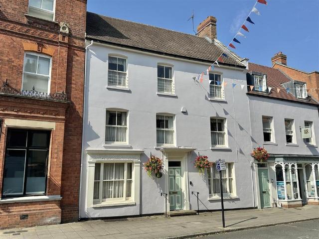 6 bedroom townhouse for sale