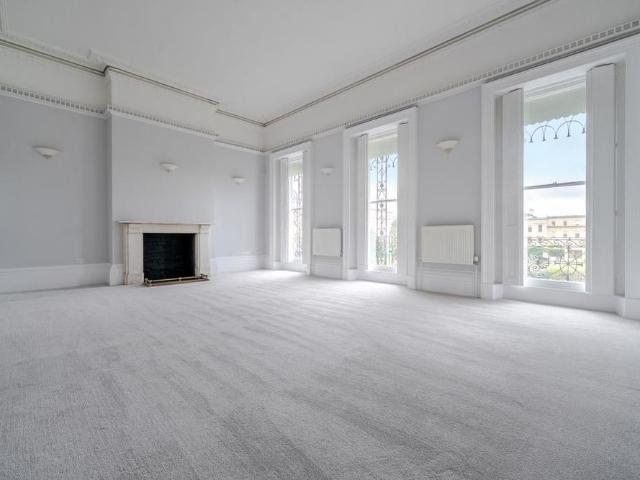 6 bedroom townhouse to rent