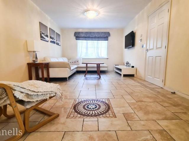 6 bedroom townhouse to rent