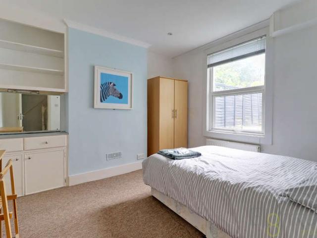 6 Bedroom Terraced House