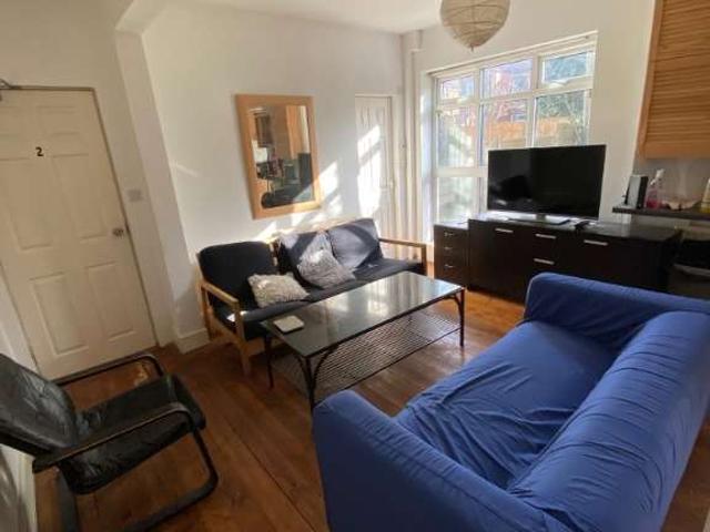 6 Bedroom Terraced House