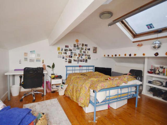 6 Bedroom Terraced House